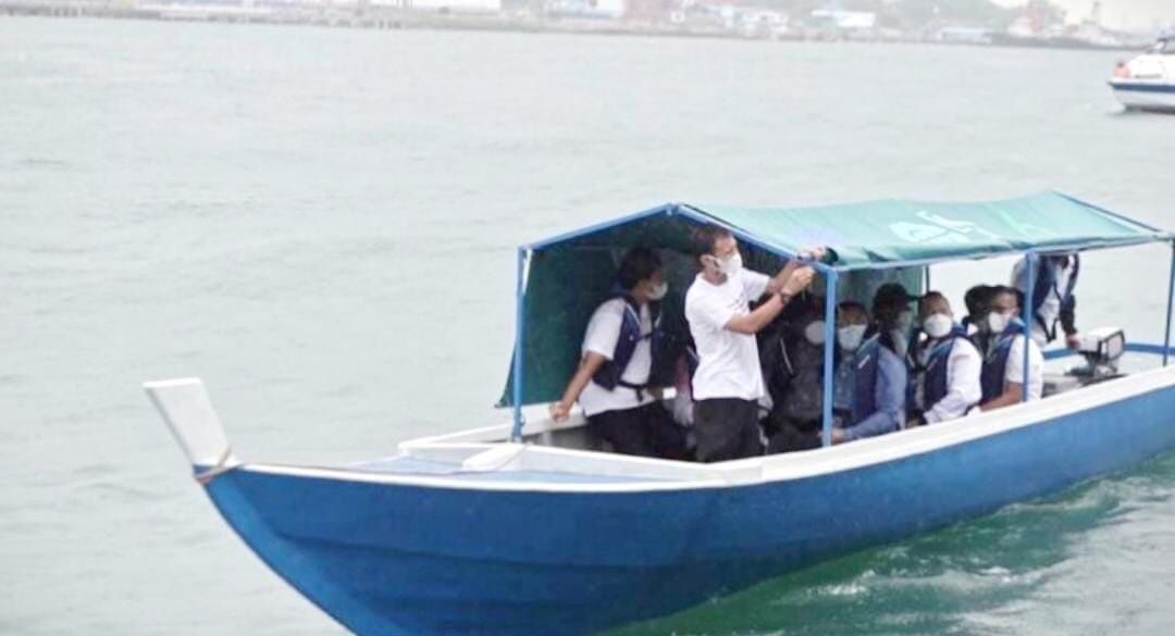 Uji Motor Tempel Listrik, Wako Rudi Dorong Perahu Nelayan Batam